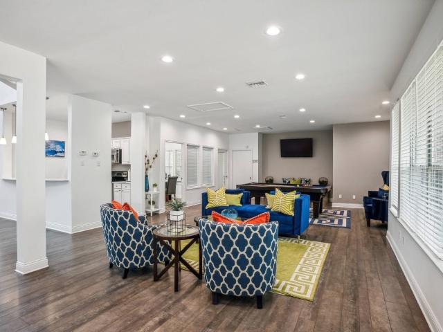 Collin Creek 2 Bedroom Apartment for Rent at 2301 Pebble Vale Dr, Plano, TX 75075