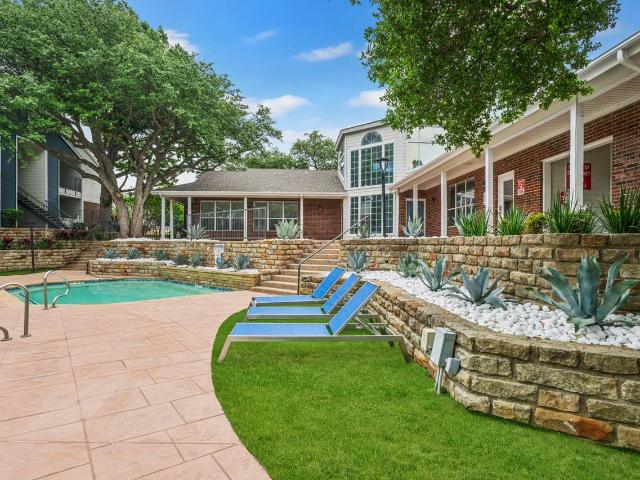 Collin Creek 2 Bedroom Apartment for Rent at 2301 Pebble Vale Dr, Plano, TX 75075