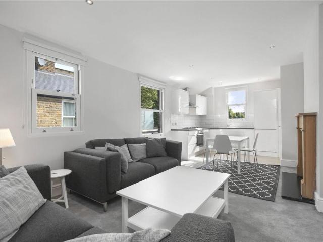 Collingbourne Road, Shepherds Bush. 3 bed apartment to rent £2,800 pcm £646 pw