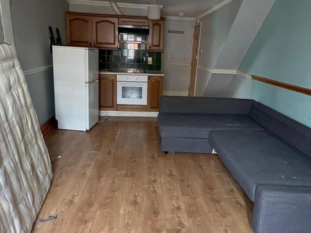 Collingdon Street, Town Centre, Luton, Bedfordshire LU1, Studio to rent, £700 pcm | PrimeLocation