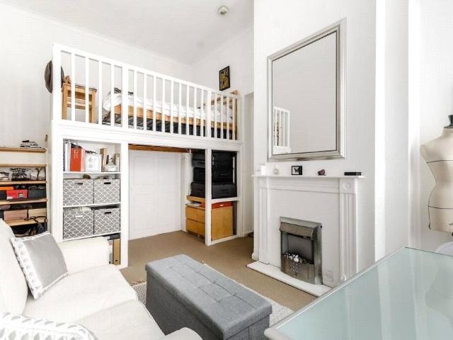 Collingham Gardens, London SW5, Studio to rent, £2,145 pcm | PrimeLocation