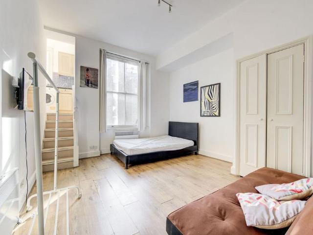Collingham Place, Kensington, London. Studio to rent £2,059 pcm £475 pw