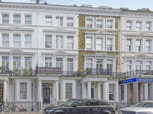 Collingham Place, London SW5 Studio to rent £1,560 pcm £360 pw