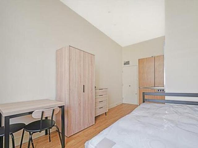 Collingham Place, South Kensington, Studio Flat For
