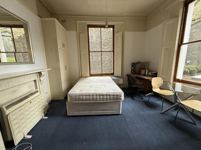 Collingham Road, London, SW5 Studio to rent £1,495 pcm £345 pw