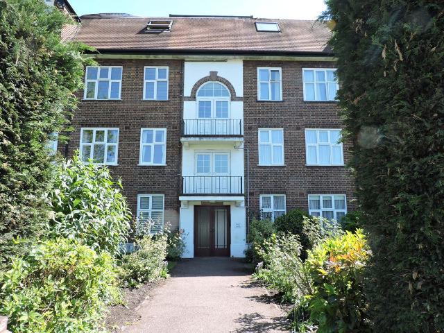 Collingwood Court, Queens Road, Hendon, London NW4, 3 bed flat to rent, £2,350 pcm | PrimeLocation