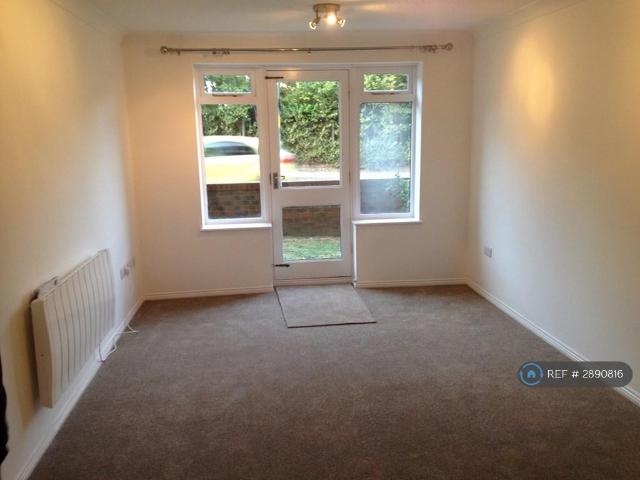 Collingwood House, Greenhithe, DA9 1 bed flat to rent £1,095 pcm £253 pw