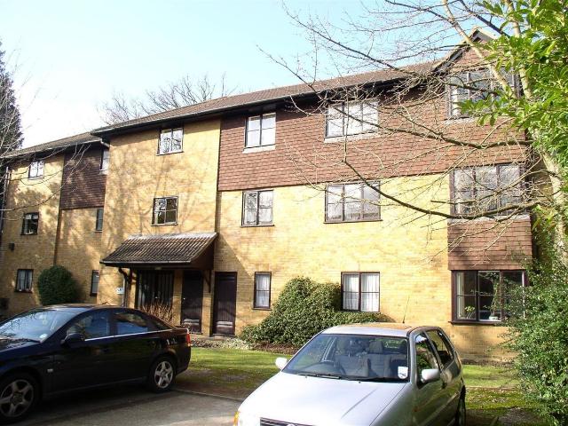 Collingwood Place, Walton On Thames, Surrey KT12, 2 bed flat to rent, £1,600 pcm | PrimeLocation