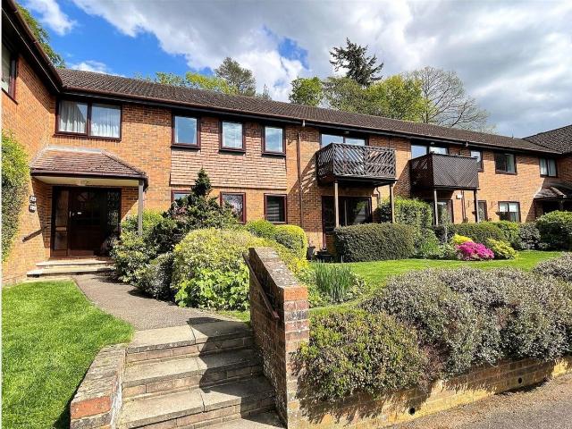 Collingwood Rise, Camberley, Surrey Heath GU15, 2 bed flat to rent, £1,350 pcm | PrimeLocation