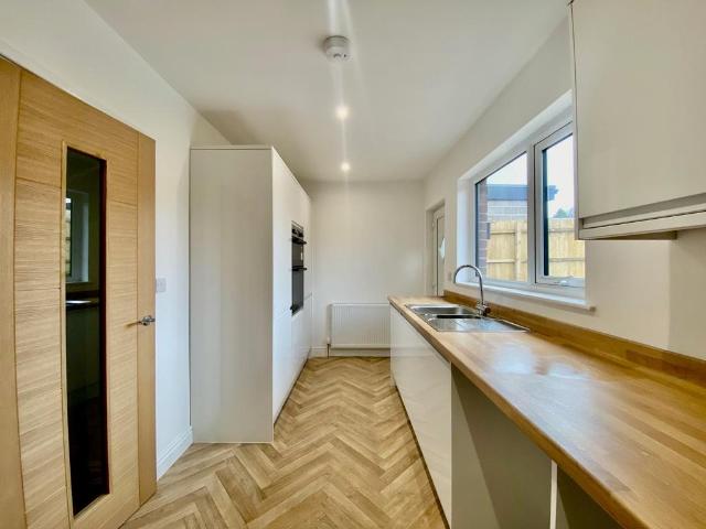Collingwood Road, Chorley, PR7 4 bed house to rent £1,550 pcm £358 pw