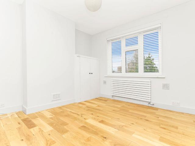 Collingwood Road, Sutton SM1, 2 bed flat to rent, £1,700 pcm | PrimeLocation
