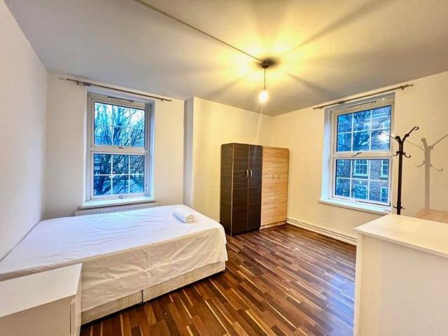 Collingwood Street, London E1, 3 bed flat to rent, £2,496 pcm | PrimeLocation