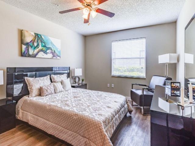 Collington Apartments 2 Bedroom Apartment for Rent at 4793 N Pine Hills Rd, Orlando, FL 32808 Signal Hill