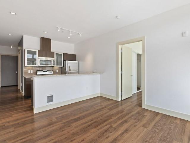 Collins on Pine 1 Bedroom Apartment for Rent at 1601 13th Ave, Seattle, WA 98122 Broadway