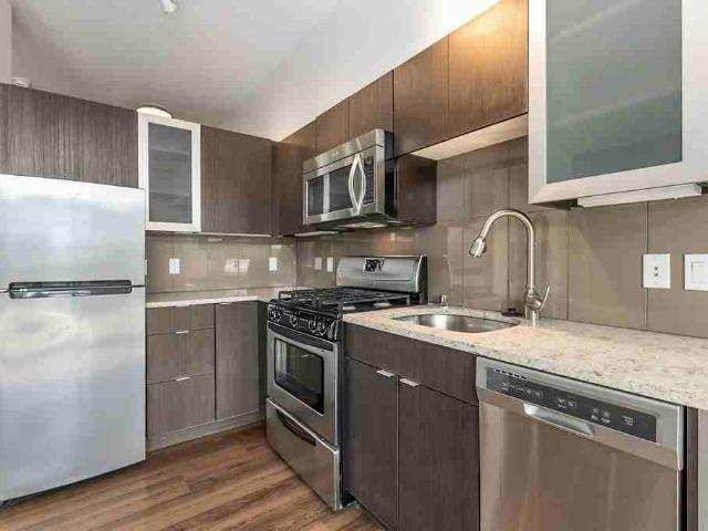 Collins on Pine 2 Bedroom Apartment for Rent at 1601 13th Ave, Seattle, WA 98122 Broadway