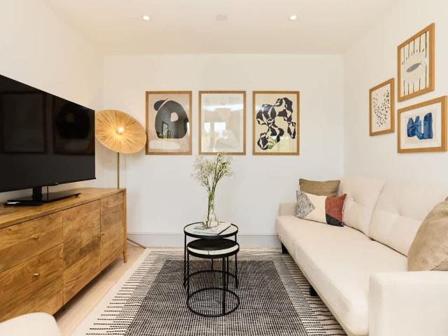 Colliers Wood SW19, 1 bed flat to rent, £2,271 pcm | PrimeLocation