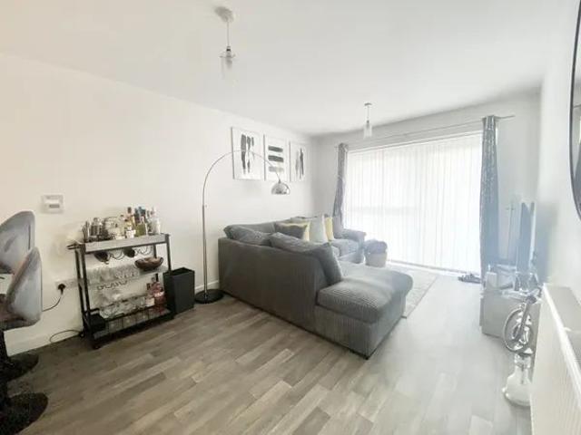Colliford Road West Thurrock, Property for rent