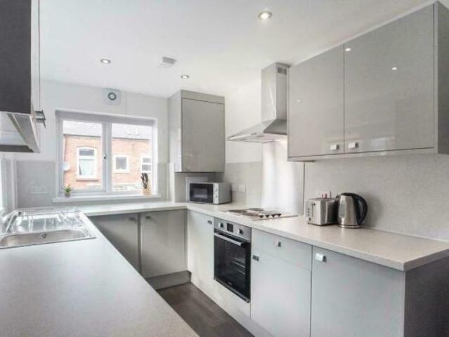 Collison Street, Nottingham NG7 4 bed house to rent £1,550 pcm £358 pw