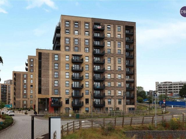 Colnebank Drive, Watford, Hertfordshire WD18, 1 bed flat to rent, £1,450 pcm | PrimeLocation