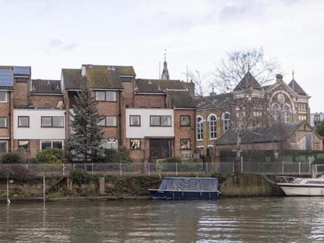Colnebridge Close, Staines, 4 Bedroom Town