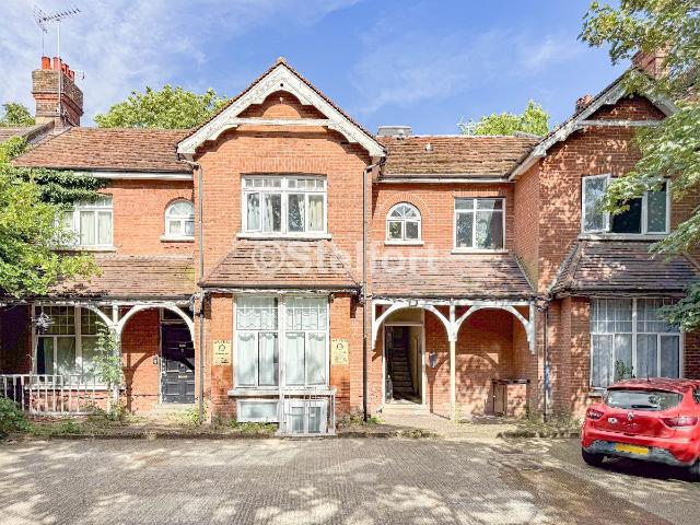 Colney Hatch Lane, London N10, Studio to rent, £1,250 pcm | PrimeLocation