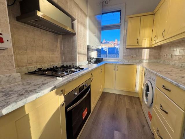 COLNEY HATCH LANE, MUSWELL HILL, N10 1 bed flat to rent £1,650 pcm £381 pw