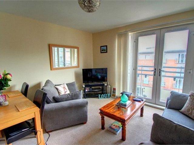 Colombo Square, Gateshead, NE8 2DF
