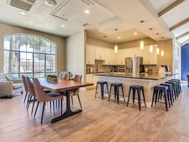 Colonnade at Willow Bend 1 Bedroom Apartment for Rent at 1100 Meredith Ln, Plano, TX 75093