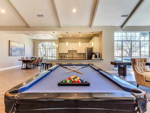 Colonnade at Willow Bend 2 Bedroom Apartment for Rent at 1100 Meredith Ln, Plano, TX 75093
