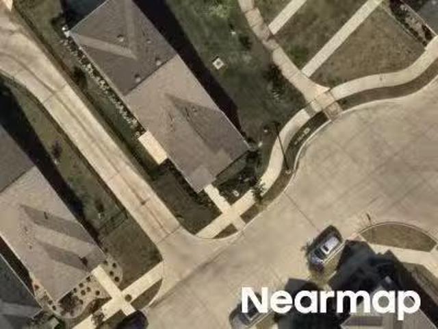 Colonnade Dr