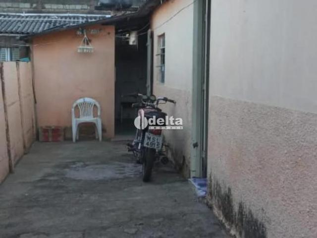 Colonia disponível para venda no bairro Dona Zumira em Uberlândia MG