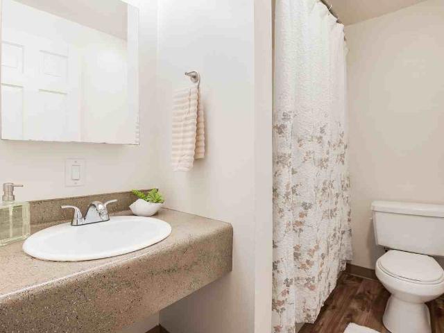 Colonial Villa Apartments 1 Bedroom Apartment for Rent at 10728 Ne Halsey St, Portland, OR 97220 Hazelwood