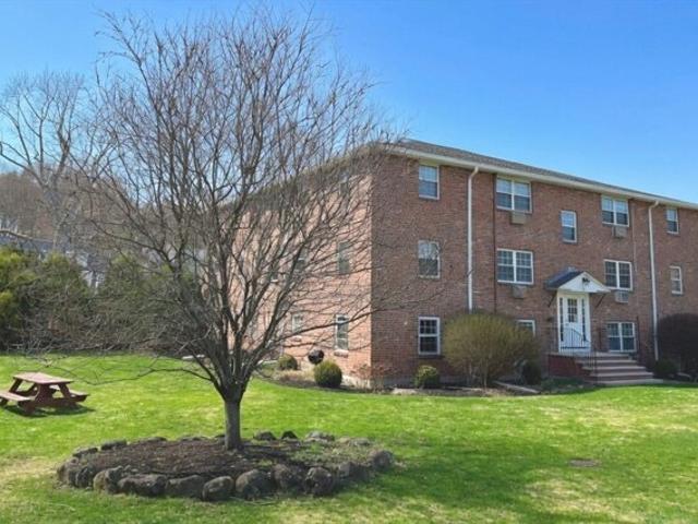 Colonial Village Dr Apt,arlington, Condo For Sale