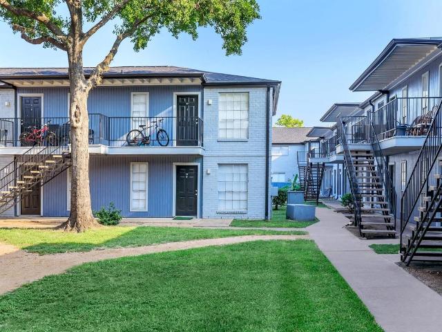 Colonial Woods Apartments 2 Bedroom Apartment for Rent at 6333 Windswept Ln, Houston, TX 77057 Woodlake Briar Meadow