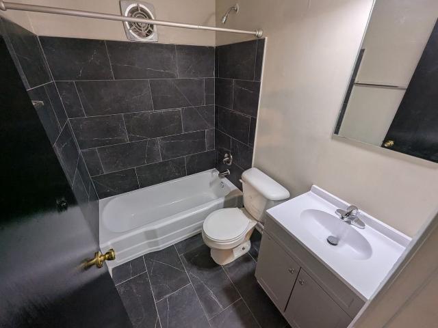 Colonial Apartments 2 Bedroom Apartment for Rent at 105 Bloomfield St, Athens, GA 30605
