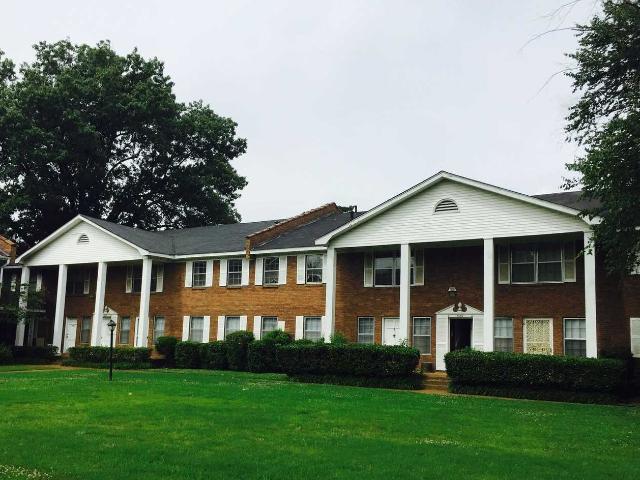 Colonial Apartments 3 Bedroom Apartment for Rent at 5140 Wheelis Dr, Memphis, TN 38117