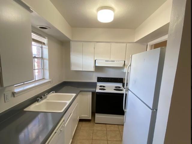 Colonial Arms Jamestown 3 Bedroom Apartment for Rent at 3110 Sw 27th Ave, Amarillo, TX 79109