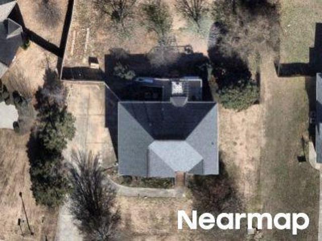 Colonial Cir NW