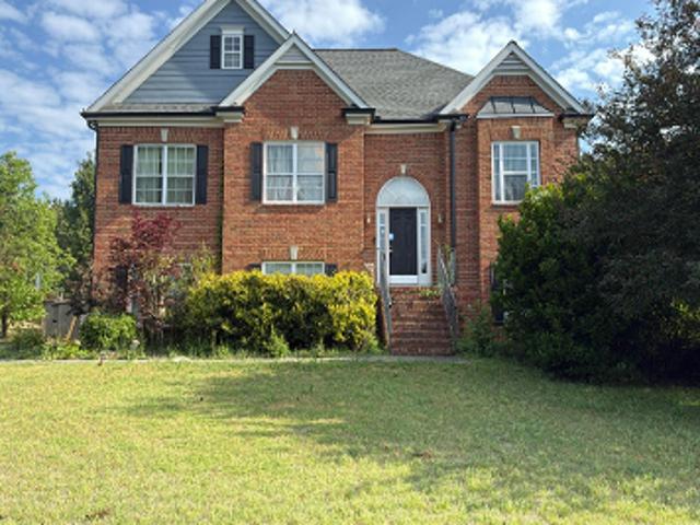 Colonial Cir NW