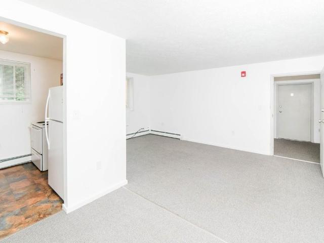 Colonial Commons 1 Bedroom Apartment for Rent at 283 Moon Clinton Rd, Carnot Moon, PA 15108 Coraopolis