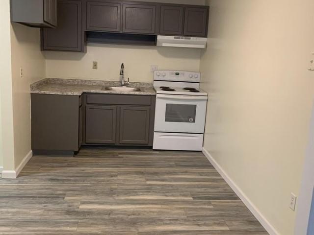Colonial Court 2 Bedroom Apartment for Rent at 539 Burnside Ave, East Hartford, CT 06108