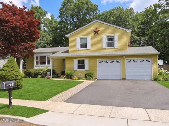 Colonial Ct, Howell, Home For Sale