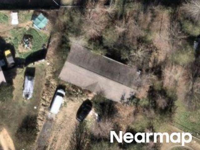 Colonial Ct SE