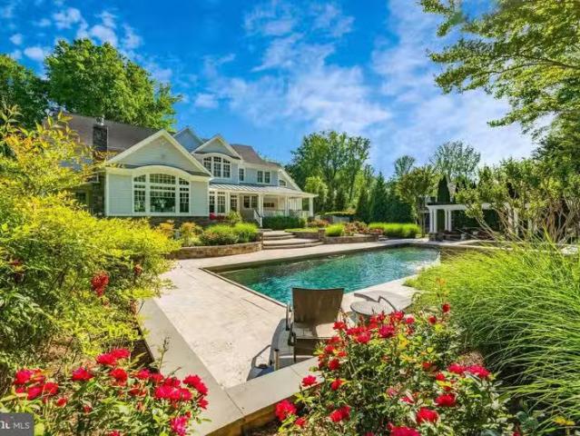 Colonial, Detached MCLEAN, VA 7032 Benjamin St