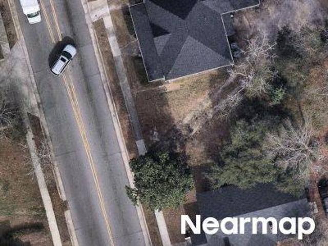 Colonial Dr