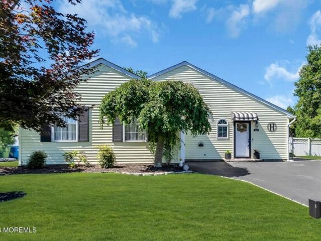 Colonial Dr, Tinton Falls, Home For Sale