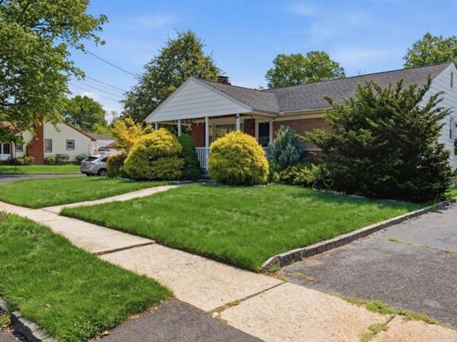 Colonial Dr, Rahway, Home For Sale