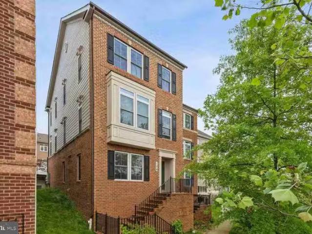 Colonial, End Of Row/Townhouse GAITHERSBURG, MD 124 Liriope.