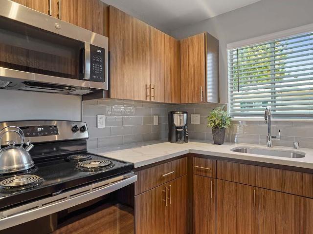 Colonial Garden Apartments 3 Bedroom Apartment for Rent at 460 N Humboldt St, San Mateo, CA 94401 North Central
