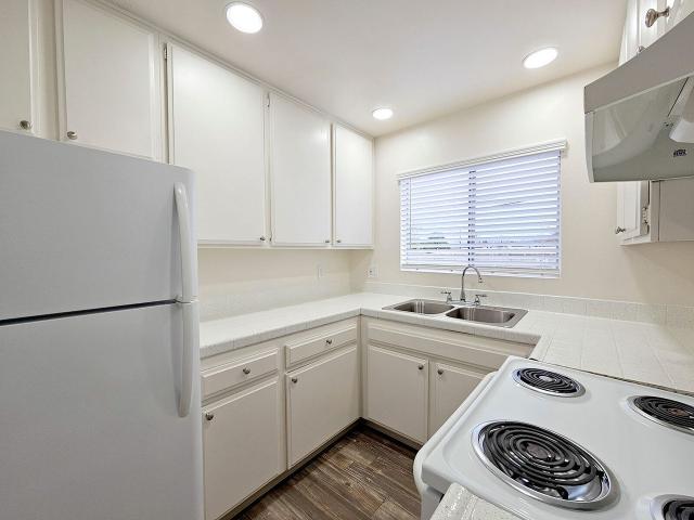 Colonial Gardens 1 Bedroom Apartment for Rent at 1096 N Mollison Ave, El Cajon, CA 92021 El Cajon